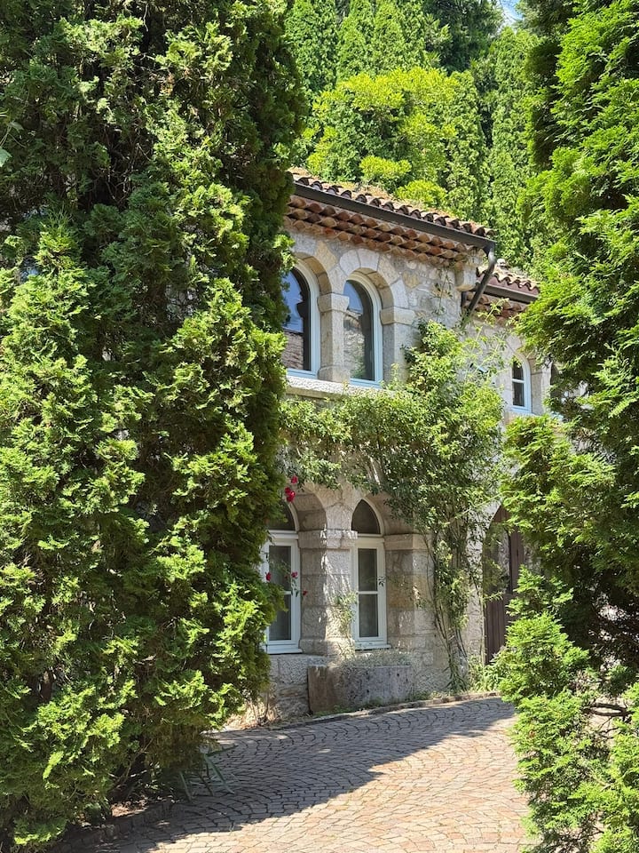 Cozy Chalet W/fireplace, Terrace & Bbq Near Geneva - Gex