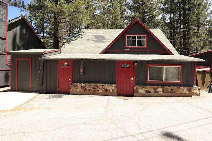 Family Cabin #6 3bedroom Pet Friendly Near Town - Big Bear Lake, CA
