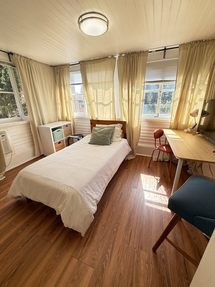 Private Room | Prime Uc Berkeley Location - Berkeley, CA