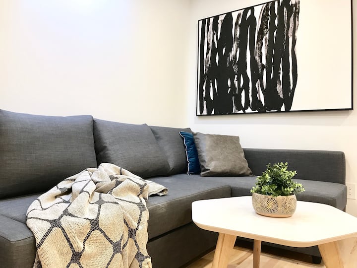 Modern Montréal Condo | Near Attractions - Montreal