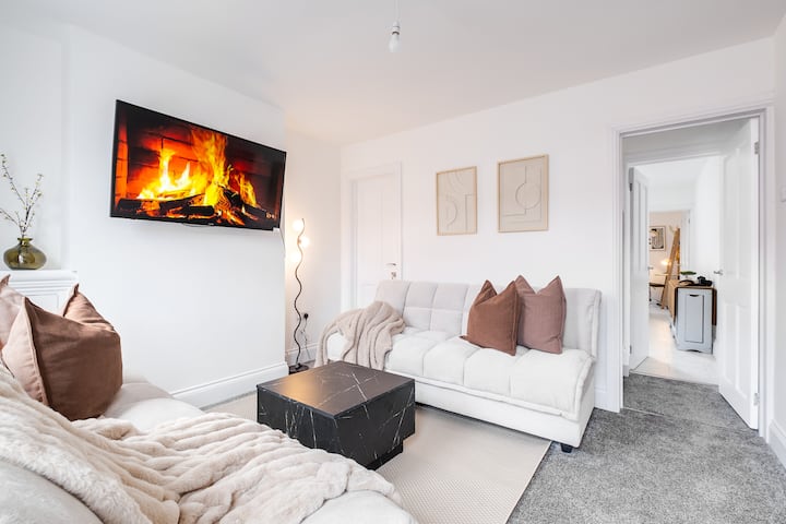 *The Cedar* Free Parking, Netflix, Near M1&m69 - Leicester