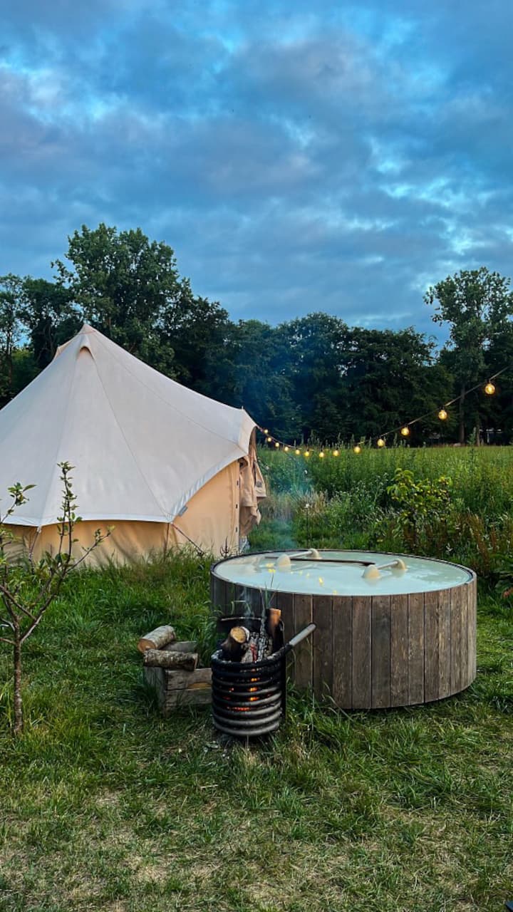 Private Glamping With Hot Tub & View - Flanders