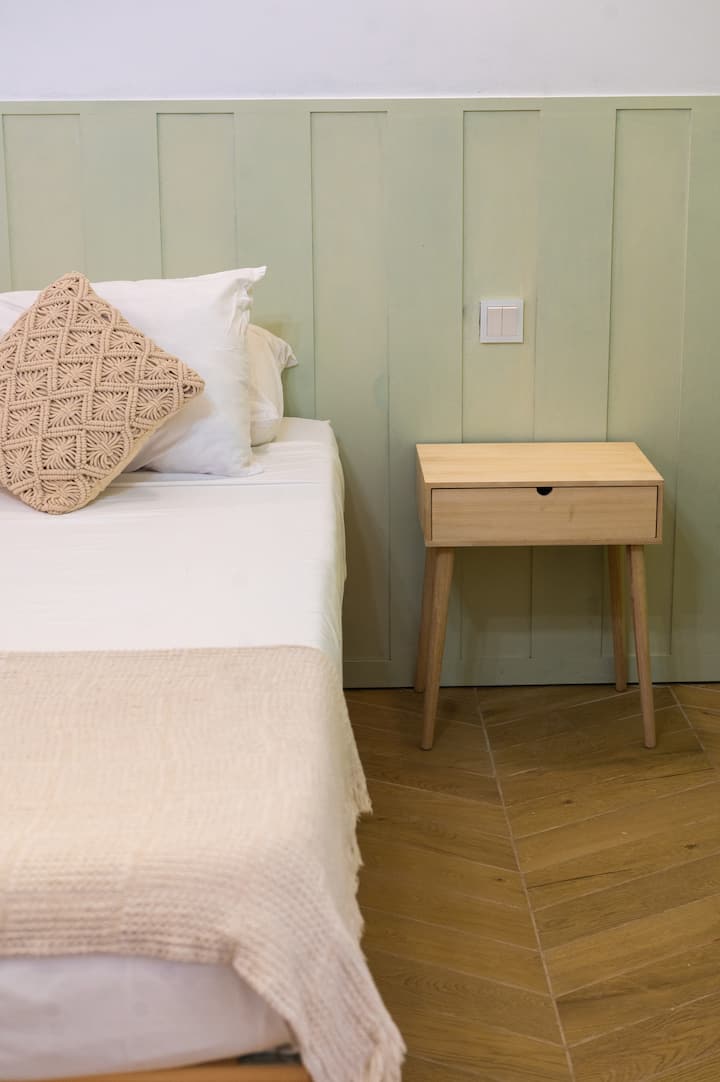 Apartment + Lush Yard | Valletta - La Valeta