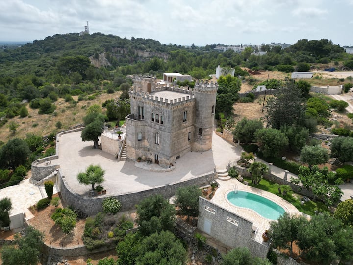 Rocca Giulia - Castle Escape W/ Pool - Noble Apt. - Ostuni