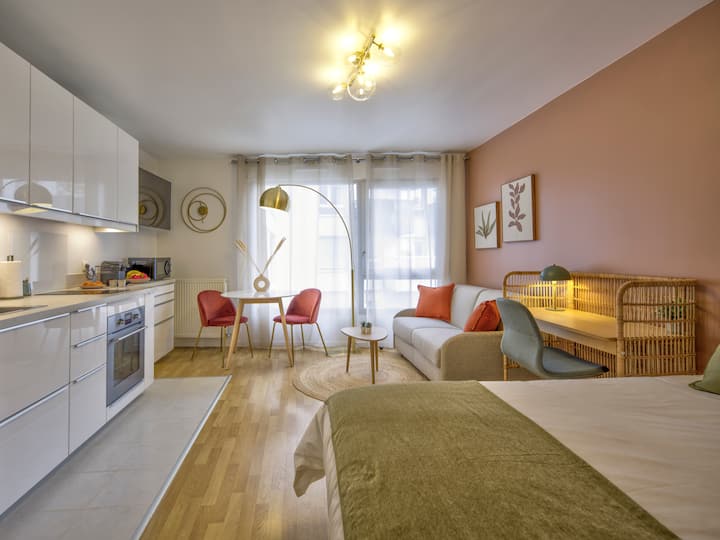 Confort - Parking & Métro Direct Champs Elysées - Gennevilliers