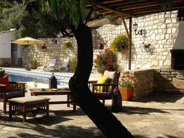 Casa Rural En Iznájar - Cuevas de San Marcos