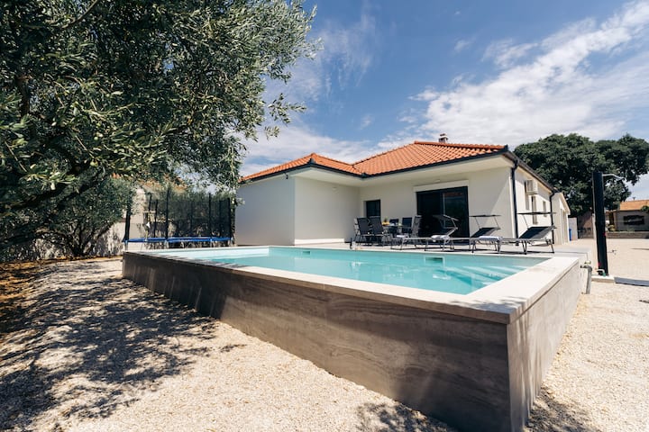 Martha's Oliveyard - Biograd na Moru