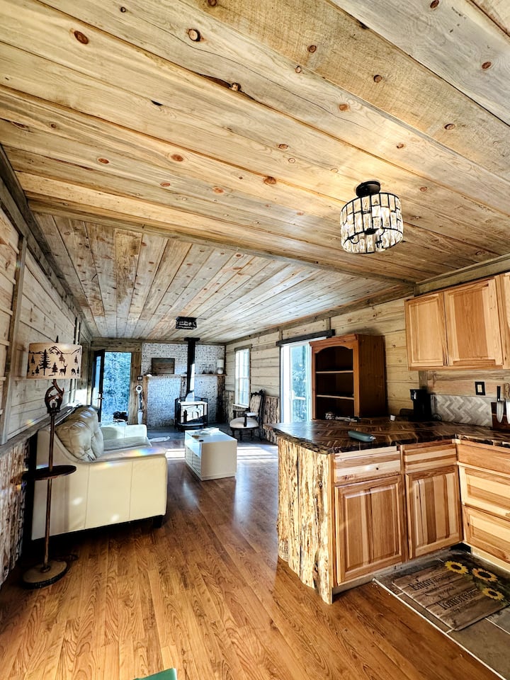 Remodeled Cabin, Pecos River, 2 Huge Decks, Wifi - Pecos Canyon State Park, Tererro