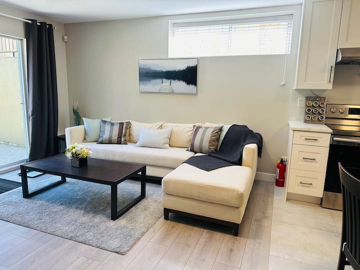 Modern 2br/2ba + 3rd Room On Request – Vancouver - Vancouver