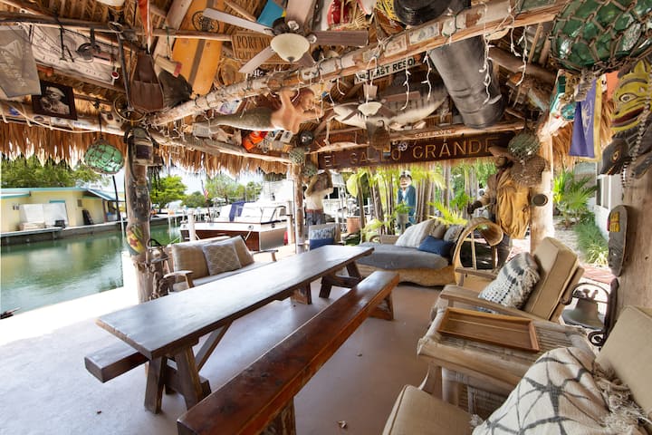 Off The Charts-waterfront Tiki Bar & Private Dock - Panhandle Key, FL