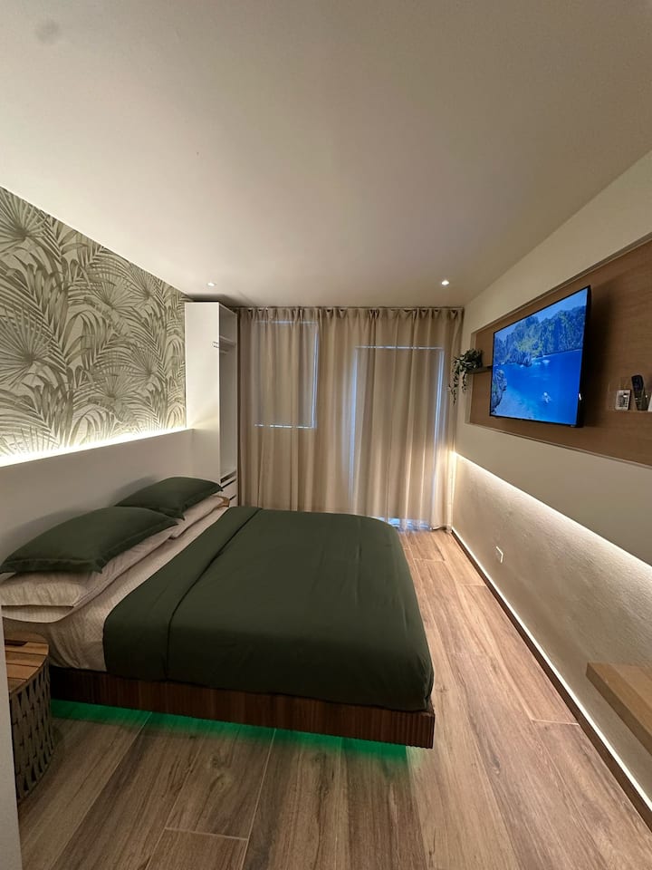 Petite Luxury Studio Walking To The Beach, Rests - San Juan