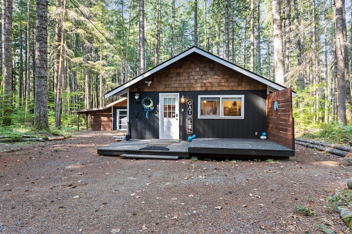 Heart Of Rainier: Private/hot Tub/bbq/king-queen - Ashford