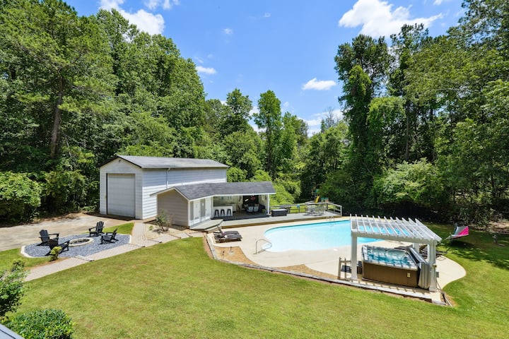 `Highlandhills_largeestate*hottub&more*summer:pool - Riverdale, GA