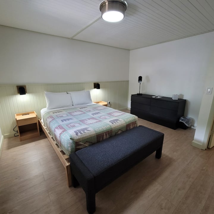 (2qqs) Non-smoking 2 Bedroom Suite - Gatlinburg, TN