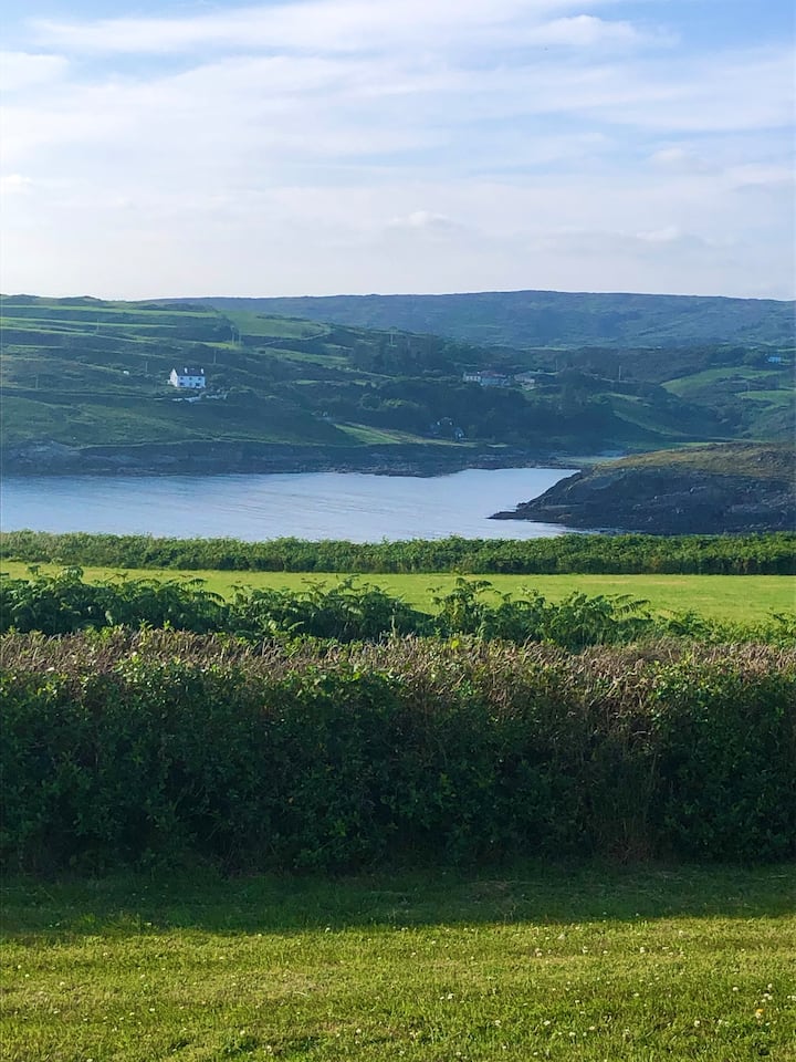 Eire28: Remote, Superb Sea Views - Skibbereen