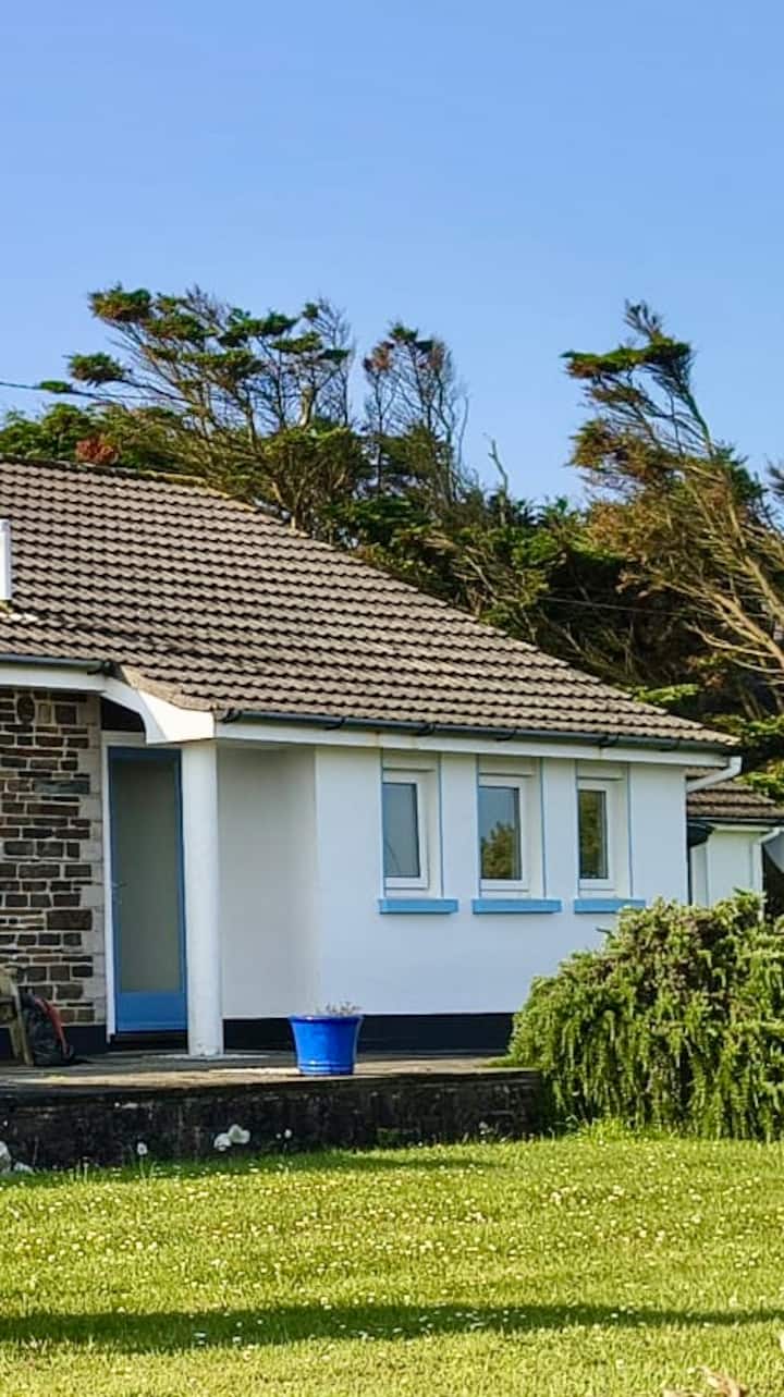 Eire28: Remote, Superb Sea Views - Skibbereen