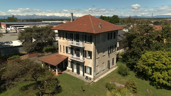 La Casina A Oleggio - Momo
