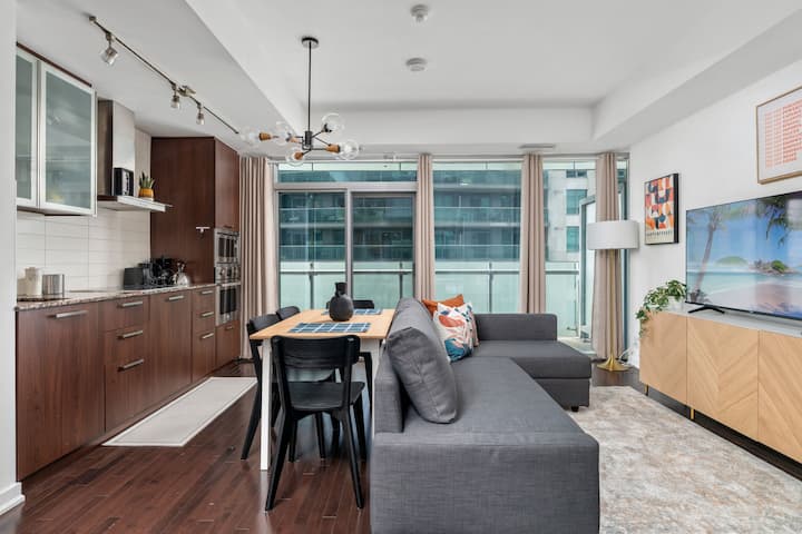 Modern 1 Bedroom Condo In The Heart Of Downtown - Toronto, ON