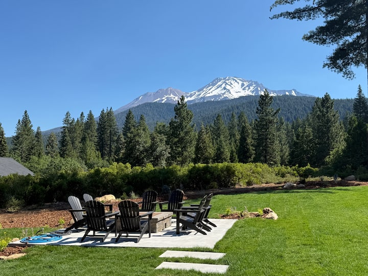 Contemporary Mountain Lodge - Mt. Shasta Longterm - Mount Shasta, CA