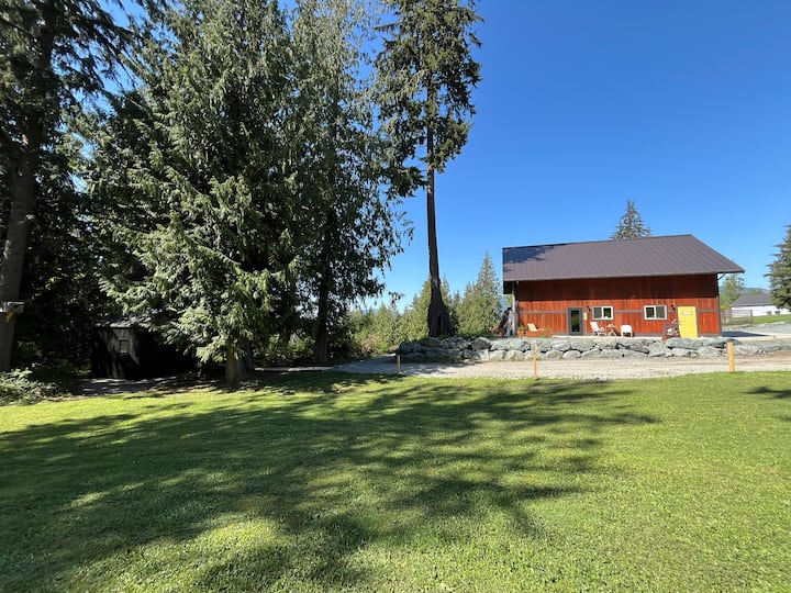 The Kulshan Loft + Cabin - Sedro-Woolley, WA