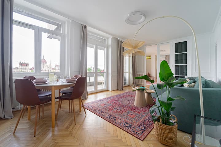 Breathtaking Panorama View  3br Balcony - Hungría