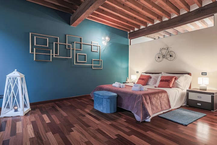 Charme Ferrara \ Vista Su Piazza Trento - Trieste - Ferrara