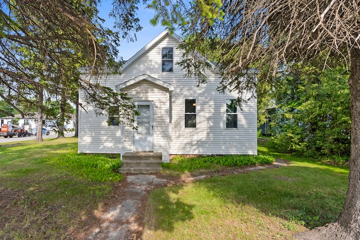 Walk To Downtown Sturgeon Bay & Sunset Park! - Sturgeon Bay, WI