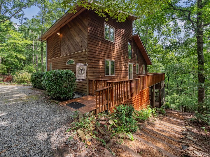 Azure Springs- Secluded Mountain Retreat - Dahlonega, GA
