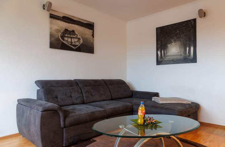 3-rooms Apartment Near Messe Düsseldorf/essen - Duisburg Hbf Station
