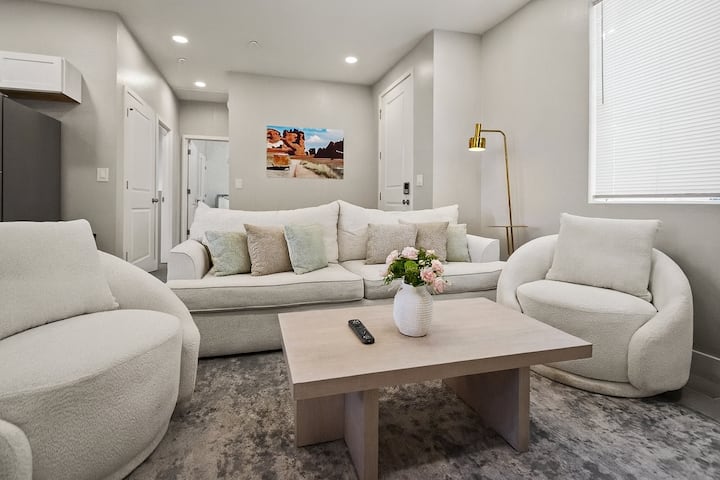 Modern 2br/3 Beds Poolside Comfort In Glendale - Desert Diamond Casino - West Valley