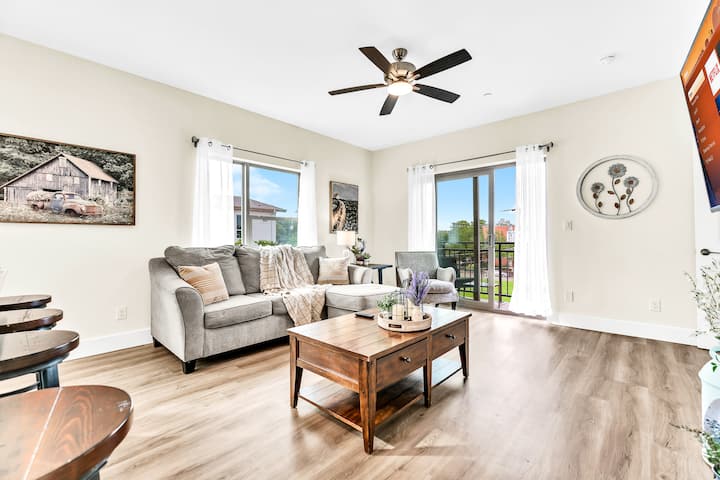 The Rustic Roost | King Bed | Minutes To Dt | - Dallas, TX