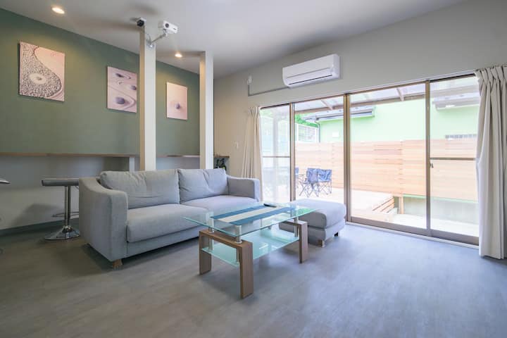 【ファミリー、ワークステイ】2階建て一軒家のまるまる貸し切り／海岸まで徒歩10分 - Fujisawa