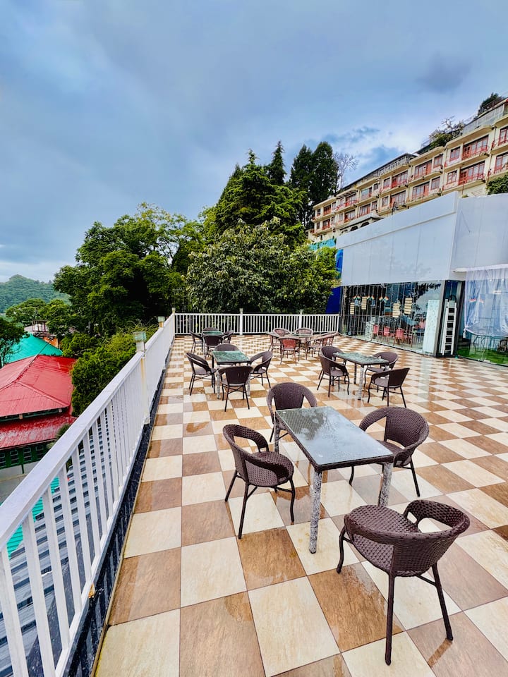 Doon Vista, Mall Road  Mussoorie - Mussoorie