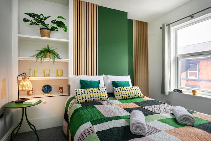 Contractors/peak District 30 Min/nhs/alton Tower - Derby