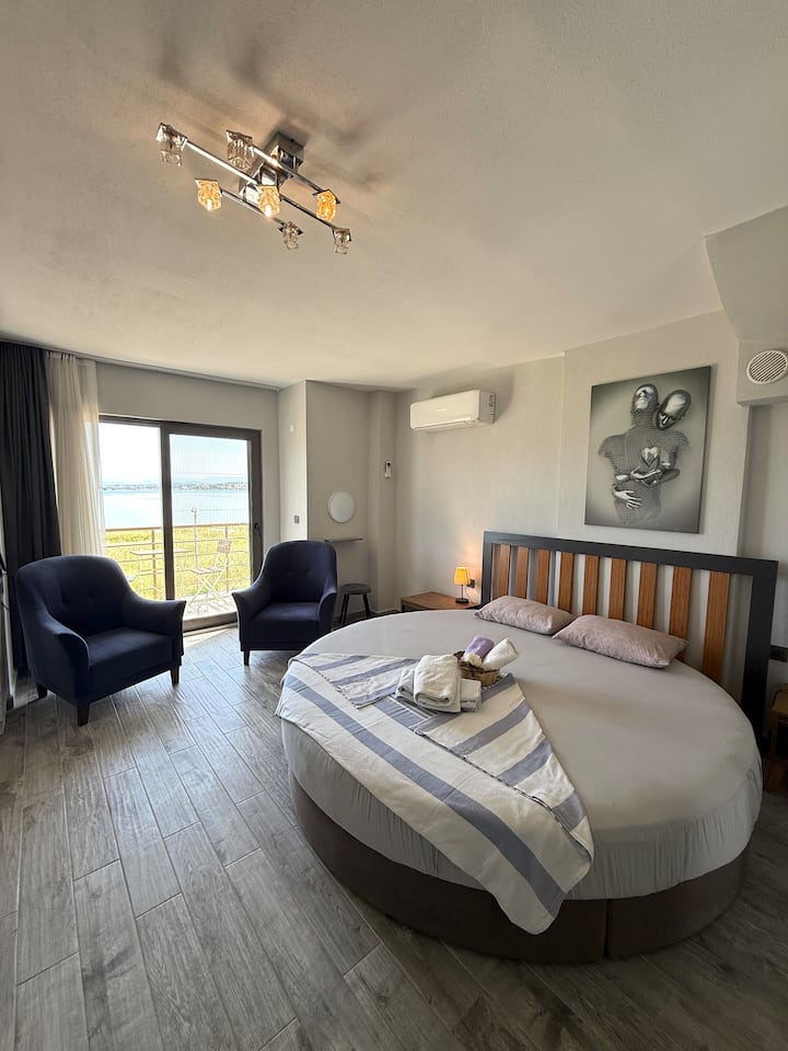 Spacious Studio W Balcony, Sea View, Cunda Getaway - Ayvalık
