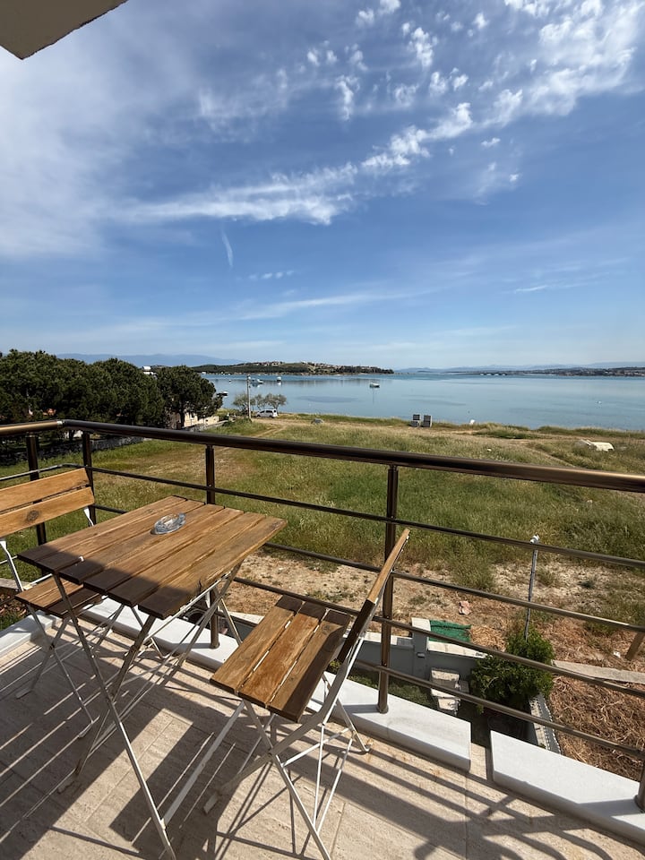 Top-floor 2-br Flat W Sea View Balcony, Cunda Stay - Cunda Adası