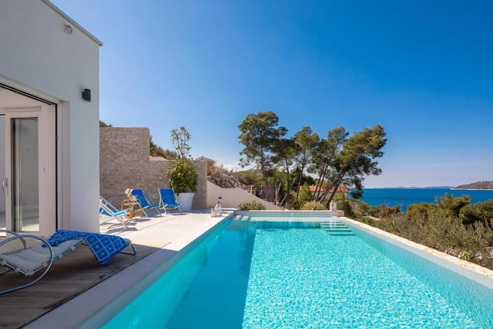 Beachfront Rooftop Pool | Villa Nensi Excelsior - Primošten