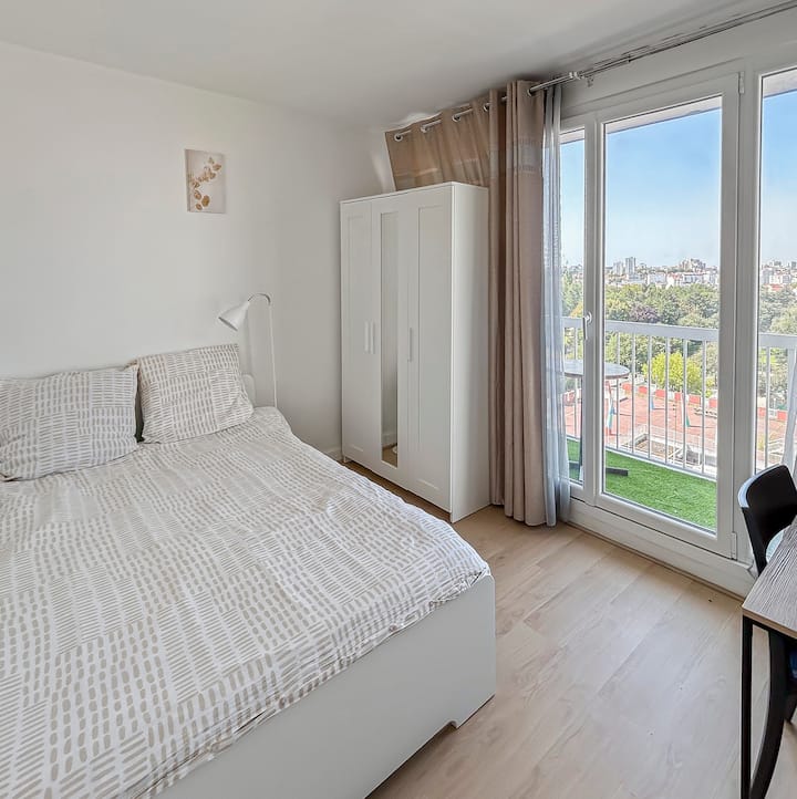 Appartement Moderne Avec 3 Chambres Et Balcons - Bagnolet