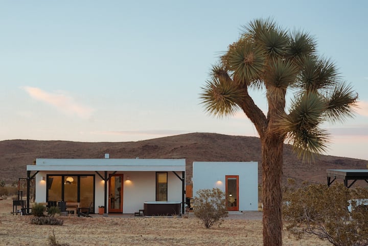Sunny Sands | Spa | 5 Acres | Fire Pits | Views - Joshua Tree National Park