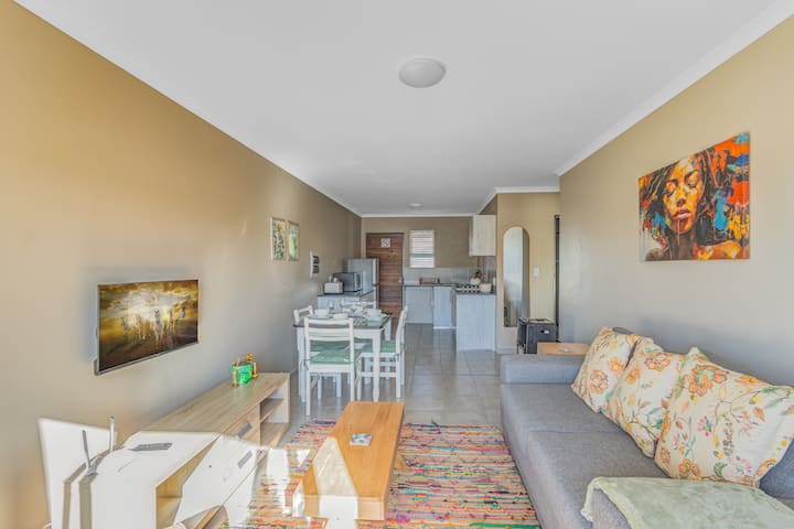 No.1 - 2br W/ 1 Double+2 Singles, Near Cresta Mall - Johannesburg
