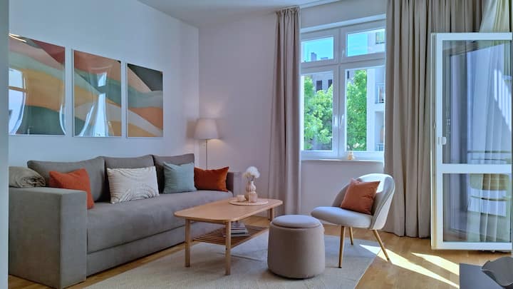 Boxspringbett-balkon-parkplatz-65 Qm-arbeitsplatz - Magdeburg