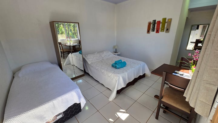 Habitación Céntrica Con Pileta Y Wi-fi Rápido - Puerto Iguazú
