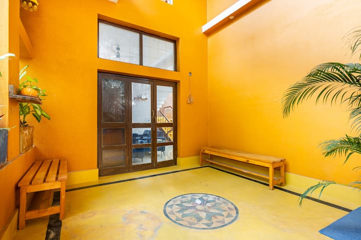 Cozy Tranquil Room W Kitchen Cook Wifi Workstation - Bengaluru