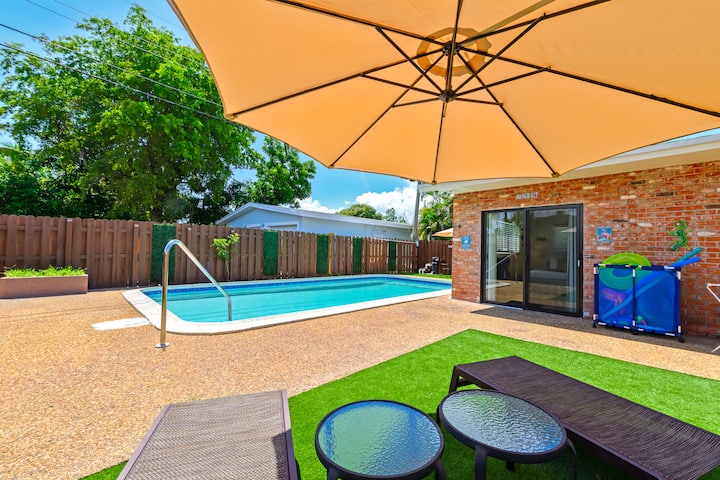 3br Private Pool Villa • Close To Beach + Parking - Pompano Beach, FL