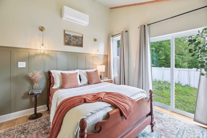 The Charm City Cottage - Towson, MD