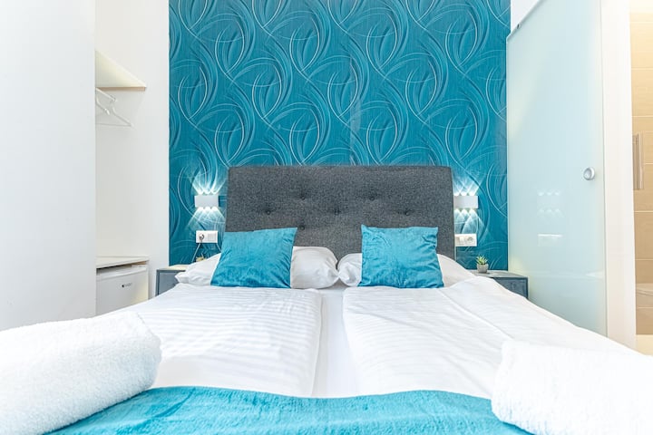 Perfect Hotel Room With Scenic And Shopping Access - Wenen