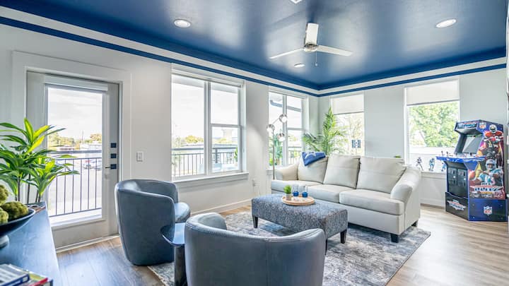Walk To At&t Stadium | Deluxe Cowboys Theme Suite - Fort Worth, TX