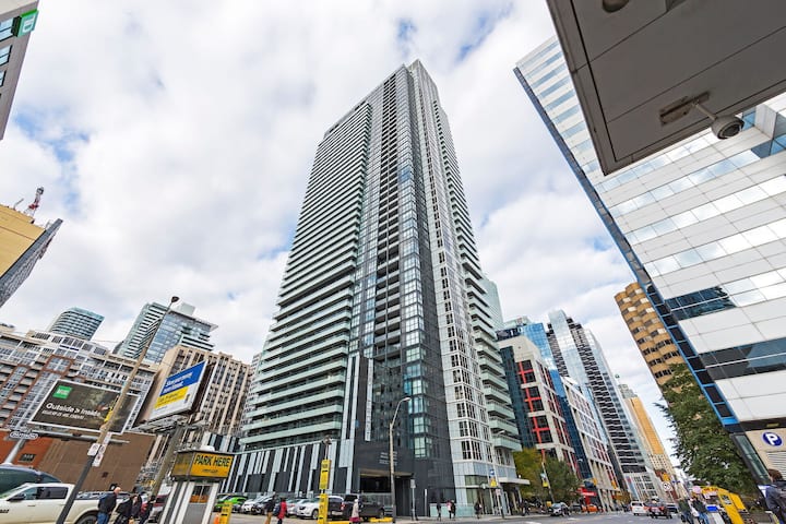 Across Rogers Centre, Cn Tower, Free Parking,5 Bed - Toronto