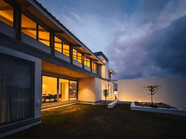 Sonvanger Villa – Oceanfront Lux - Struisbaai