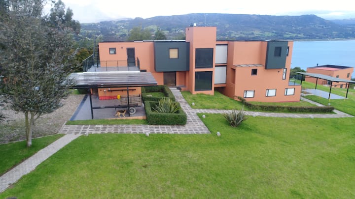 Modern Cozy House Cabins Game Room And Outdoors - Suesca